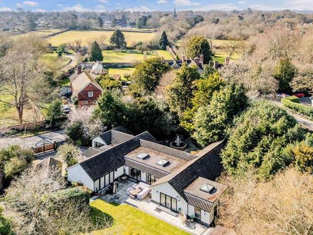 5 Bedroom Detached House