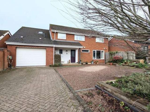 5 Bedroom Detached House