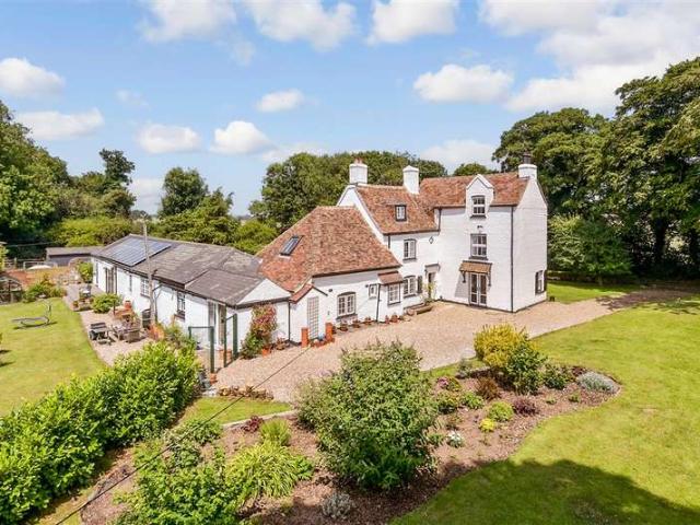 5 Bedroom Detached House