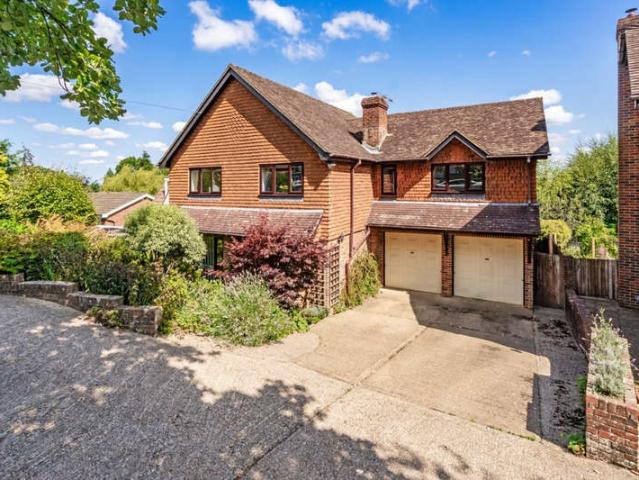 5 Bedroom Detached House