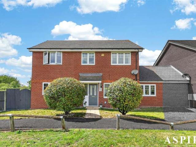 5 Bedroom Detached House
