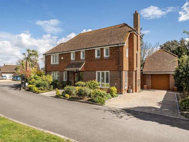 5 Bedroom Detached House