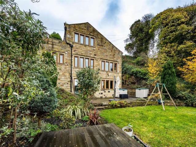 5 Bedroom Detached House
