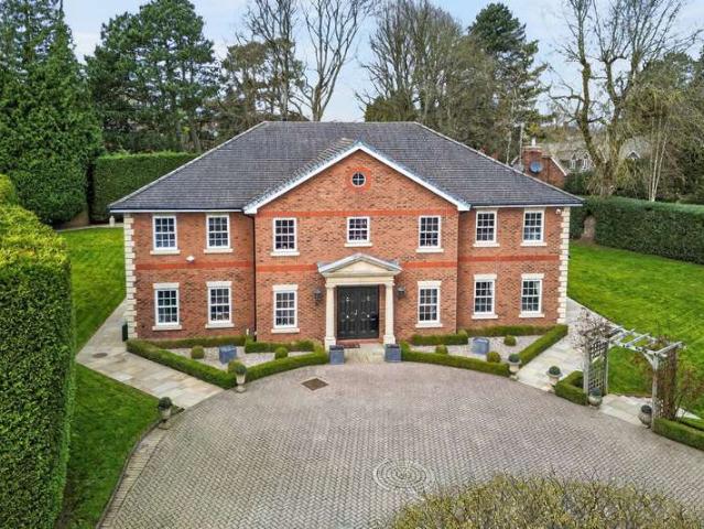5 Bedroom Detached House