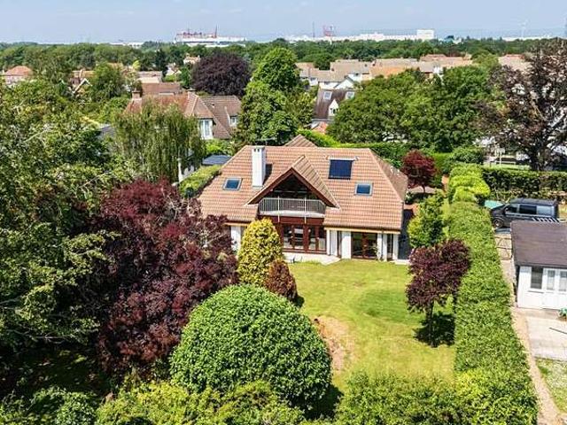 5 Bedroom Detached House