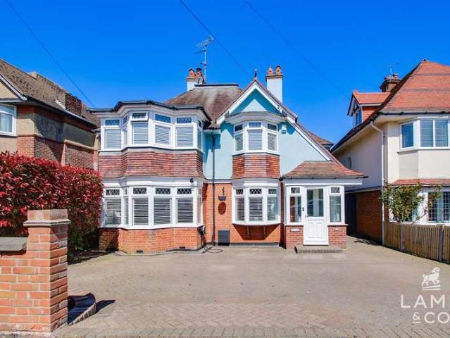 5 Bedroom Detached House
