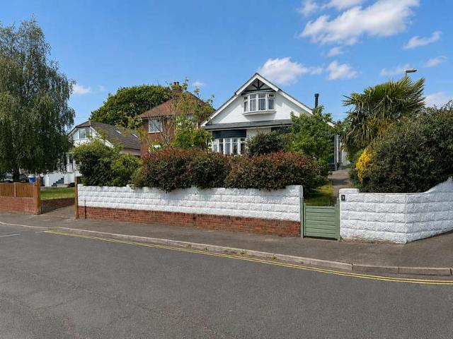 5 Bedroom Detached House
