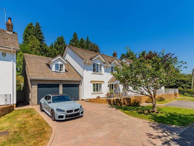 5 Bedroom Detached House