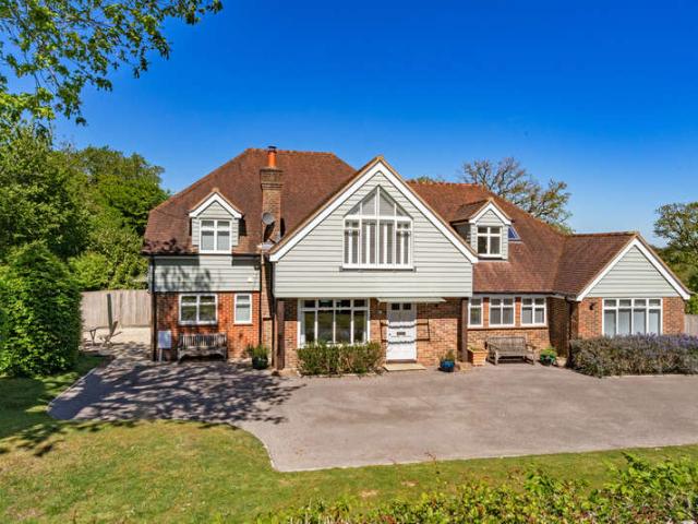 5 Bedroom Detached House