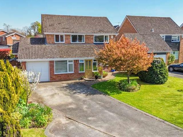 5 Bedroom Detached House