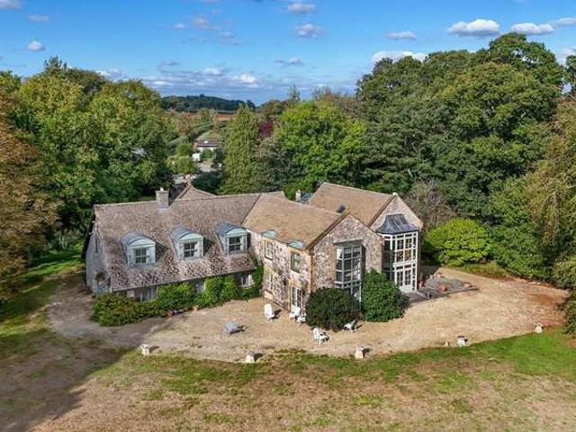 5 Bedroom Detached House