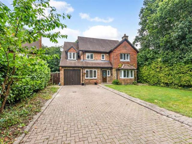 5 Bedroom Detached House