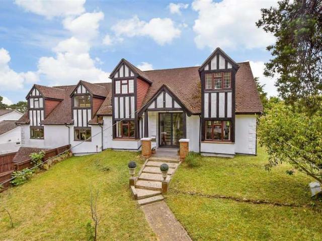 5 Bedroom Detached House