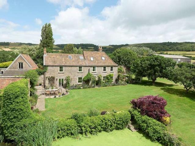 5 Bedroom Detached House