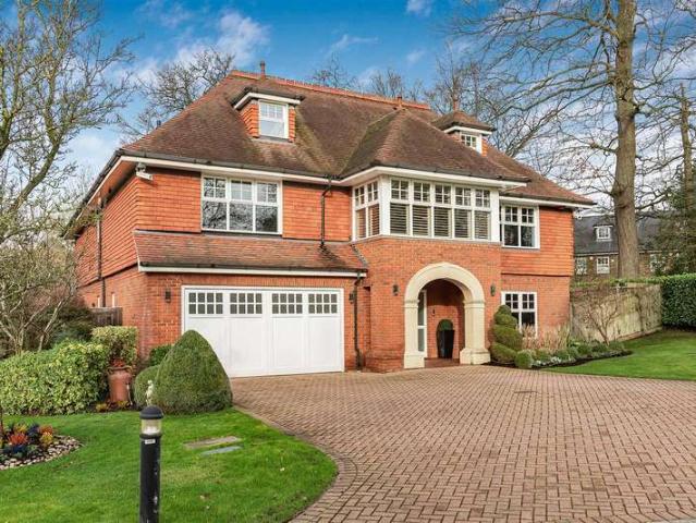 5 Bedroom Detached House