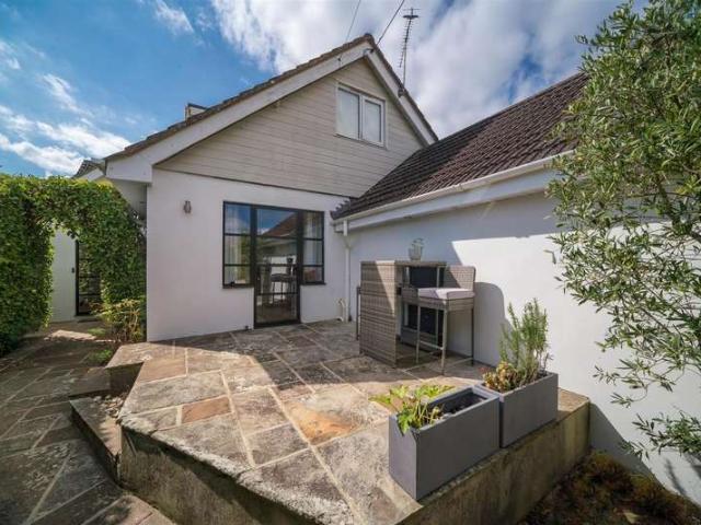 5 Bedroom Detached House