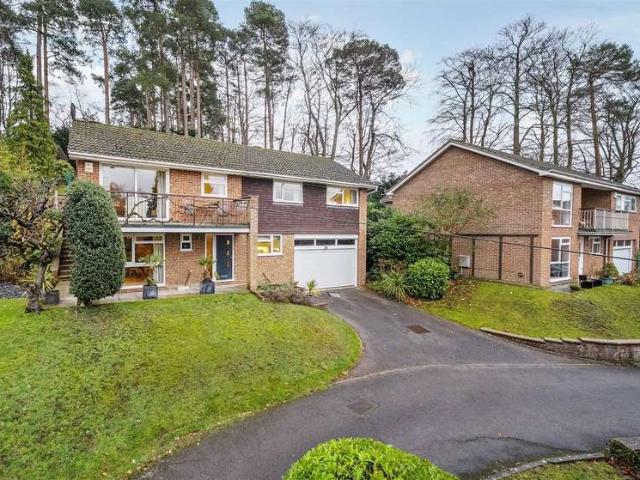 5 Bedroom Detached House