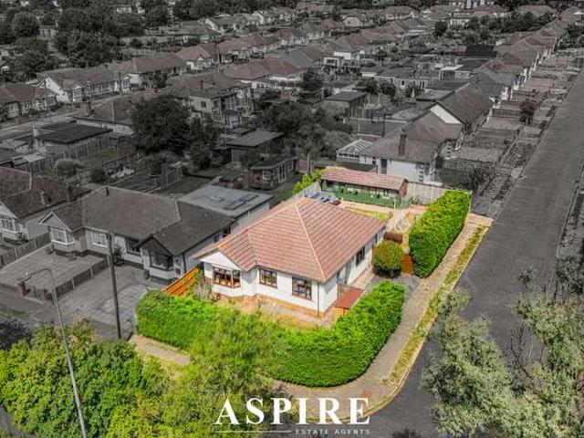 5 Bedroom Detached House