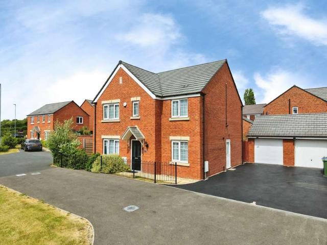 5 Bedroom Detached House
