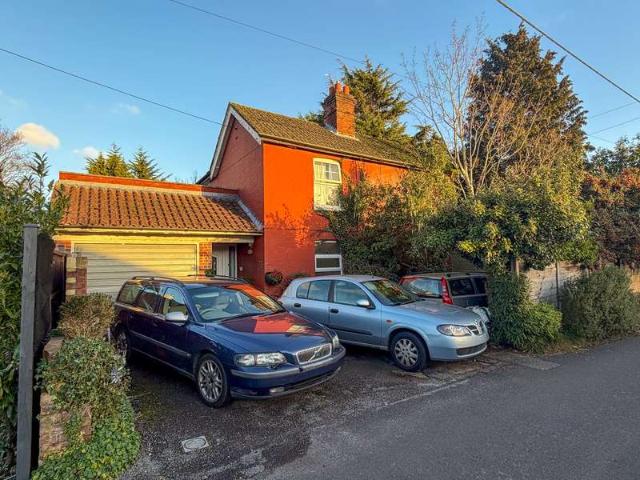 5 Bedroom Detached House