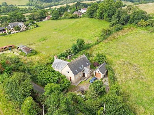 5 Bedroom Detached House