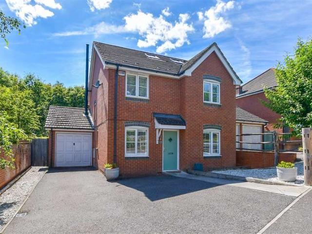 5 Bedroom Detached House