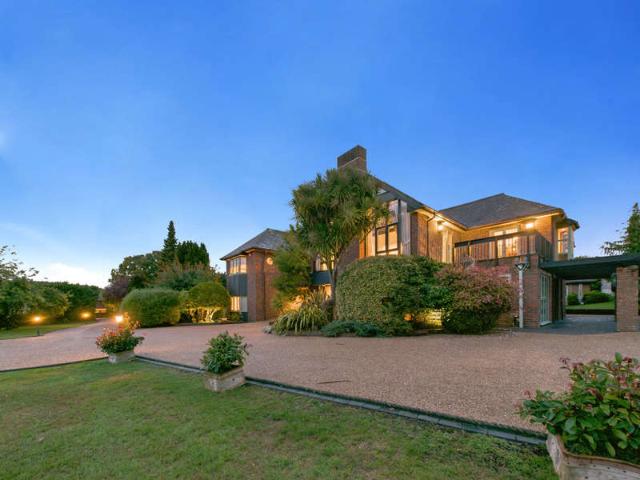 5 Bedroom Detached House