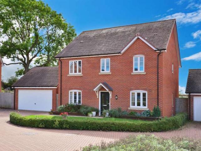 5 Bedroom Detached House