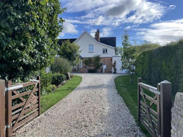 4 Bedroom Detached House
