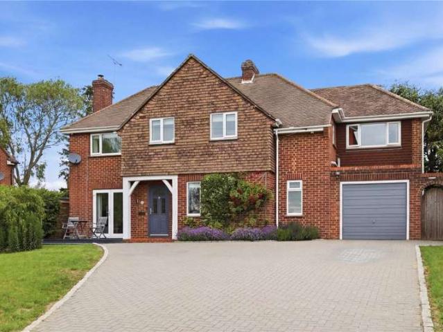 5 Bedroom Detached House