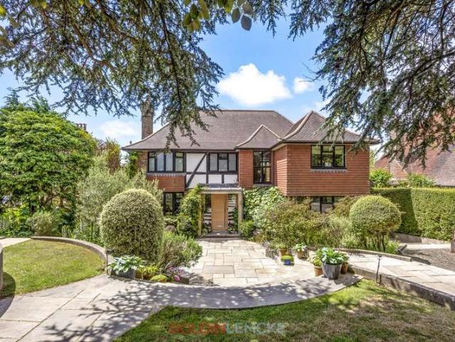 5 Bedroom Detached House