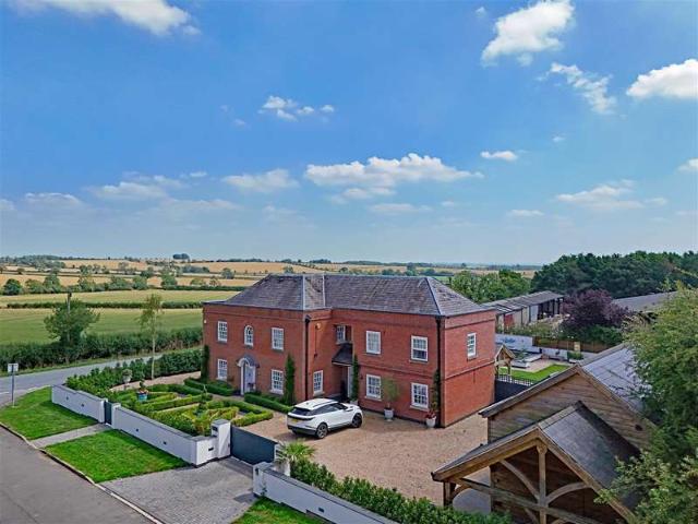 5 Bedroom Detached House