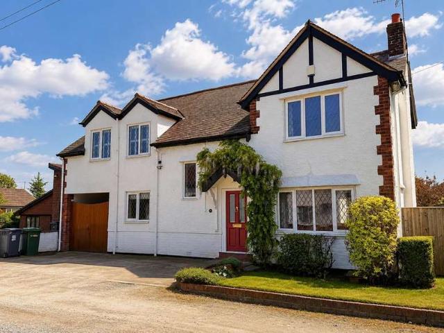 5 Bedroom Detached House