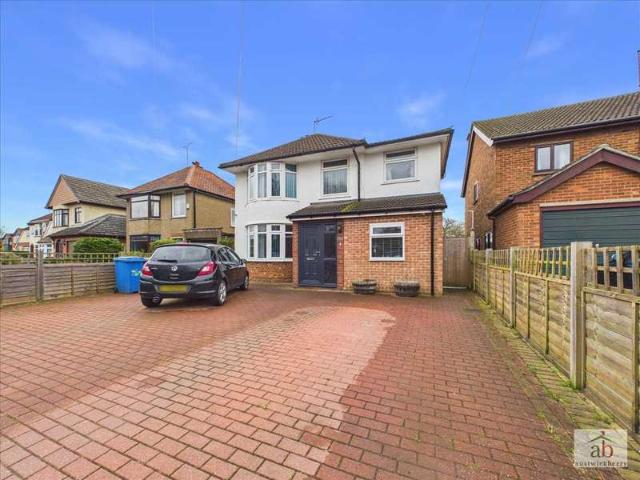 5 Bedroom Detached House