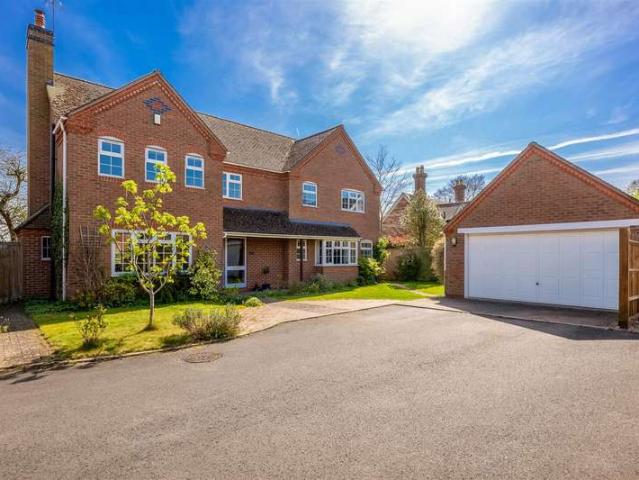 5 Bedroom Detached House