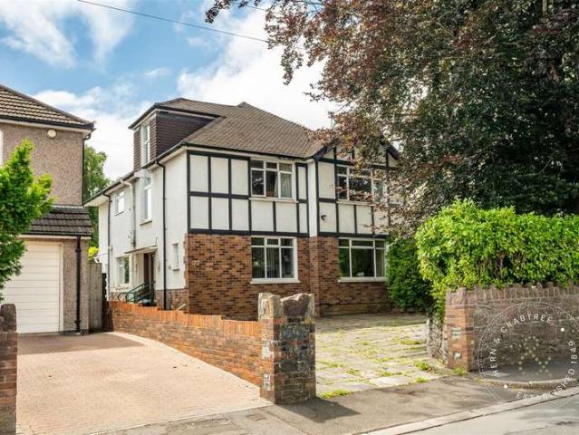 5 Bedroom Detached House