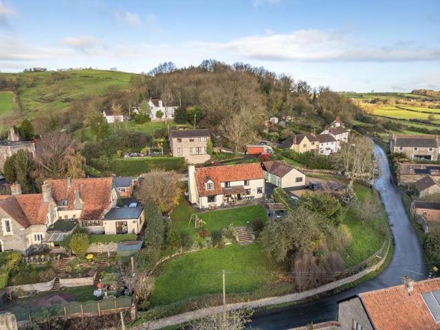5 Bedroom Detached House