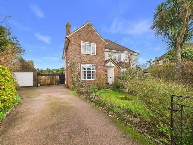5 Bedroom Detached House