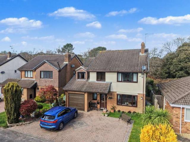 5 Bedroom Detached House