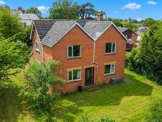 5 Bedroom Detached House
