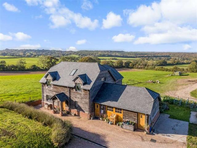 5 Bedroom Detached House