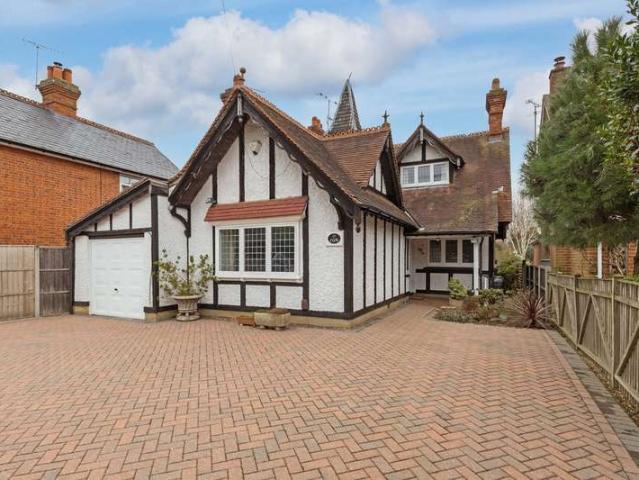 5 Bedroom Detached House