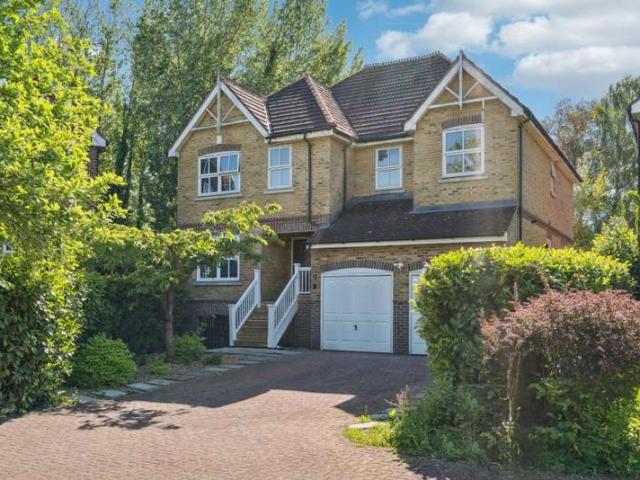 5 Bedroom Detached House