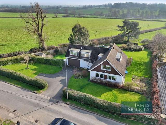 5 Bedroom Detached House