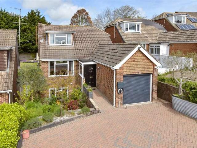 5 Bedroom Detached House