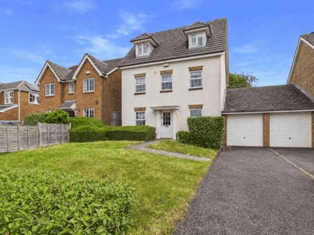 5 Bedroom Detached House