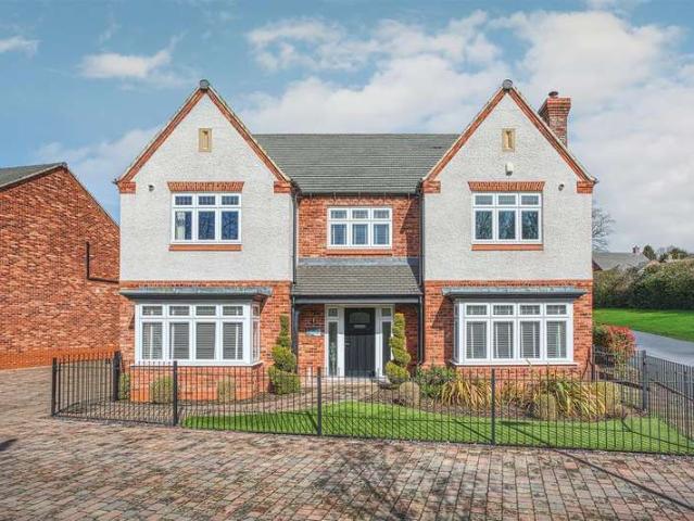 5 Bedroom Detached House