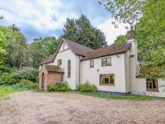 5 Bedroom Detached House