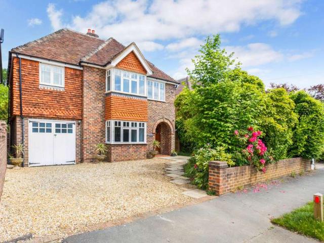 5 Bedroom Detached House