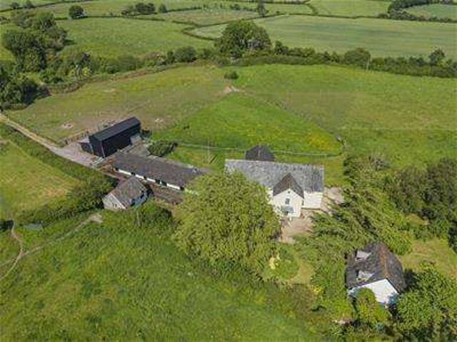 5 Bedroom Detached House